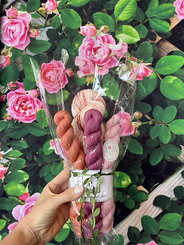 Ravelry: Garden Roses pattern by Jennifer Murphree