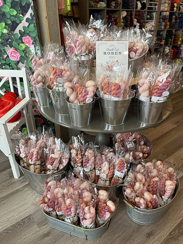 Ravelry: Garden Roses pattern by Jennifer Murphree