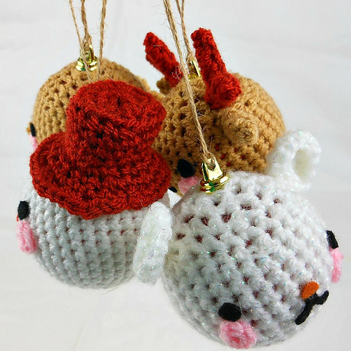 Ravelry: Cute Christmas Baubles pattern by Jo Cauldrick