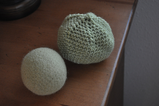 Ravelry: Felted Wool Dryer Balls pattern by Janelle Wood