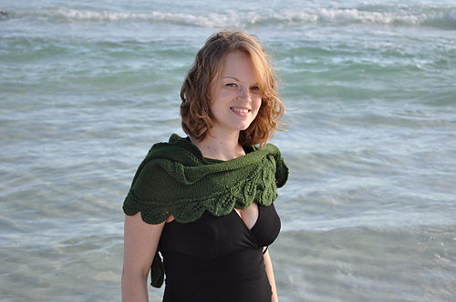 Ravelry: Cedar Leaf Shawlette pattern by Alana Dakos