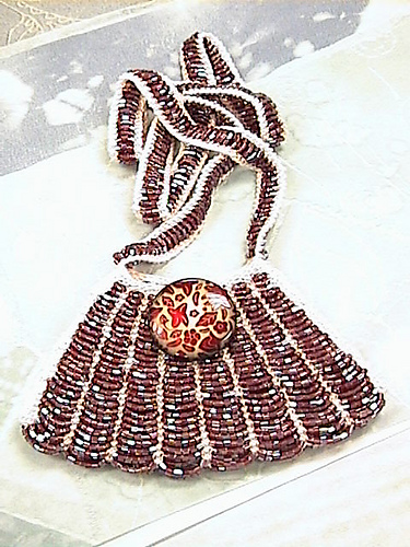 Ravelry: Fancy Shell Beaded Bag pattern by Melissa A Johnson