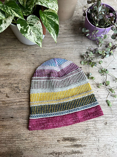 Ravelry: Floral Facet Hat pattern by Joanna Herriott