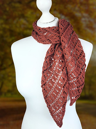 Ravelry: Maroon Glow pattern by Jolanda Schneider