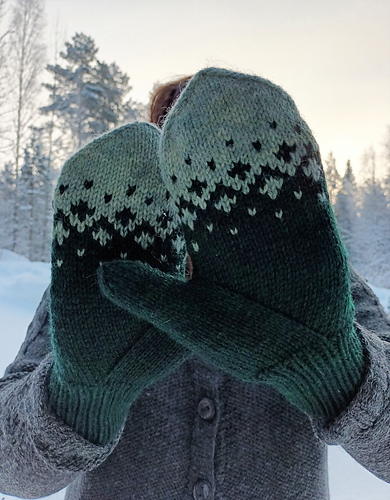 First attempt at stranded color work! This is a swatch with scrap yarn ...