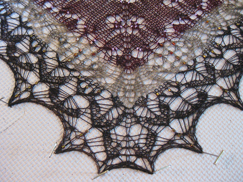 Ravelry: legacy square shawl pattern by bunnymuff - Mona Zillah