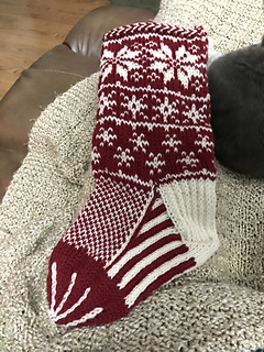 Ravelry: jstdt3t's Falling Snow Stocking