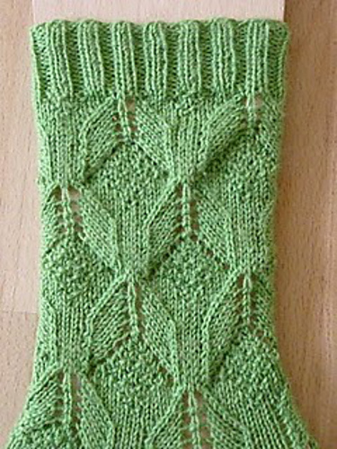 Ravelry: Im Rautenmuster | Rhombus Socks pattern by Stephanie van der ...