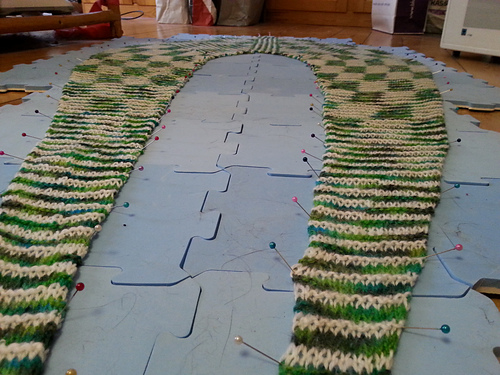 Ravelry: Simon shawl pattern by Karin Julenius