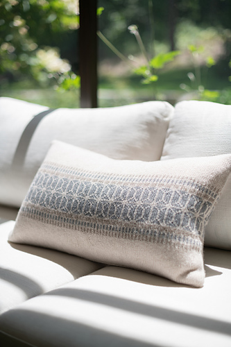 Ravelry: Tessera Pillow pattern by Julie Hoover
