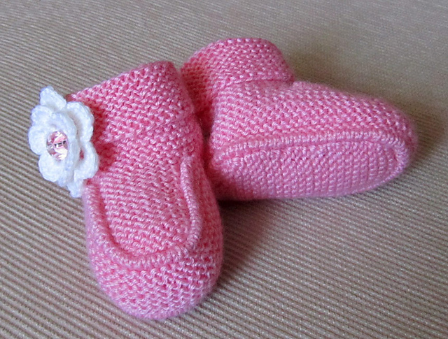 Ravelry: julysnow's Bootees with Blossom