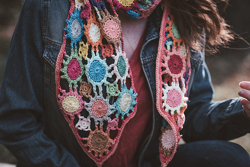 Ravelry: Patchwork Posies Scarf pattern by Simone Francis