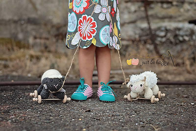 Ravelry: Sheep Pull Toy pattern by Alessandra Hayden
