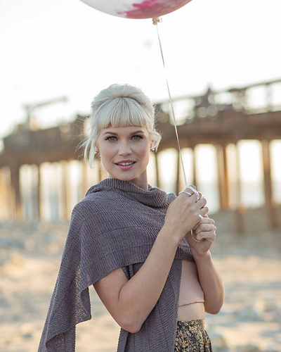 Ravelry: Arrowhead Stole pattern by Courtney Spainhower