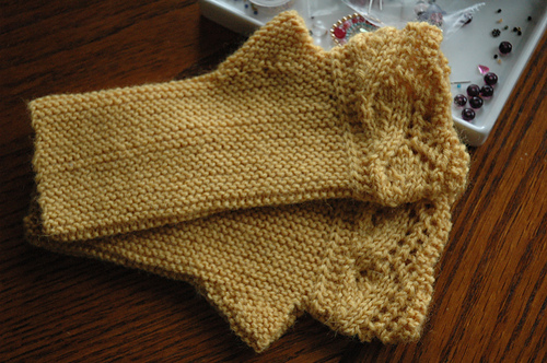 Ravelry: Winding Road Mitts pattern by Adrienne Lash