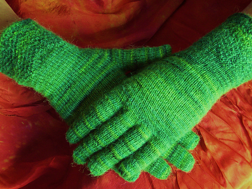 Ravelry: Gauntlets pattern by Barclay A. Dunn