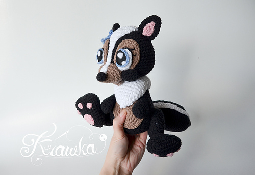 Ravelry: Miss Skunk Flower pattern by Kamila Krawka Krawczyk