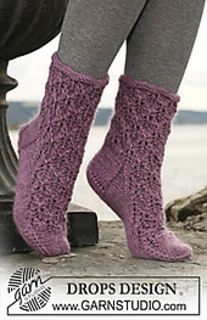 Ravelry: 109-34 Socks with lace pattern pattern by DROPS design