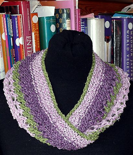 Ravelry: Mobius scarf pattern by Emma King