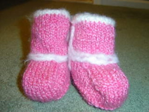 Ravelry: Baby Uggs pattern by Jen Gontier