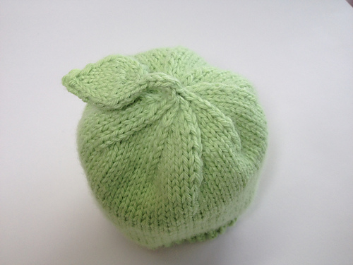 Ravelry: Little Leaf Hat pattern by Taiga Hilliard