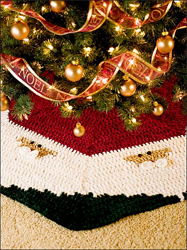 Ravelry: Santa Tree Skirt pattern by Kathleen Stuart