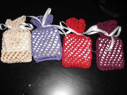 Ravelry: Fishnet Soap Sock pattern by Barbara Scoville