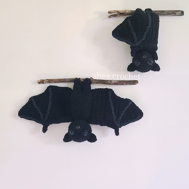 Ravelry: Hanging Bat pattern by Kayla Shea.