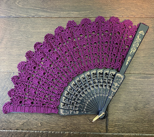 Ravelry: Crown of Petals Hand Fan pattern by Brandi Brewer