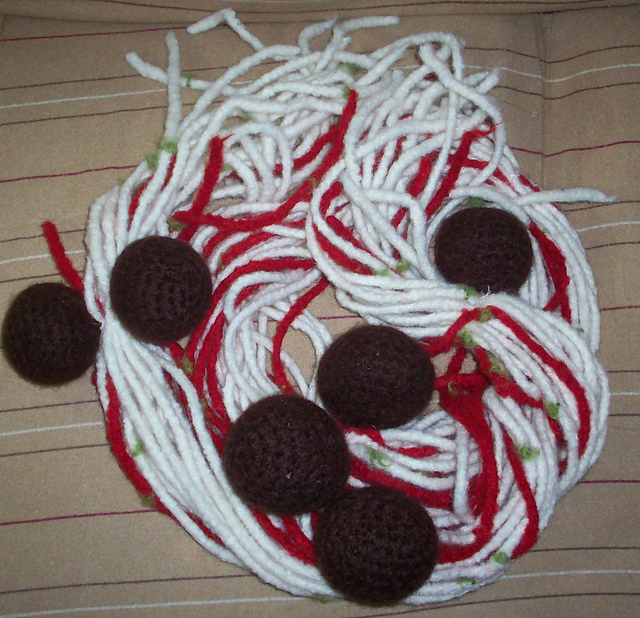 Ravelry: Spaghetti 'N' Meatballs Scarf pattern by Twinkie Chan