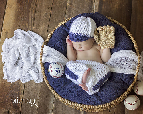 Ravelry: Newborn Baseball Outfit pattern by Briana K Designs
