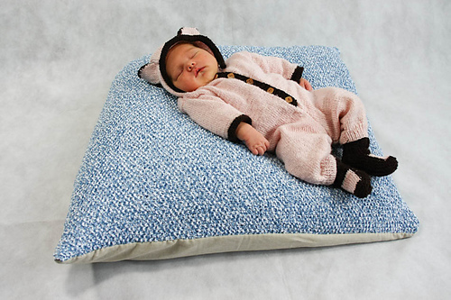 Ravelry: Baby Bean Bag pattern by Debbie Bliss