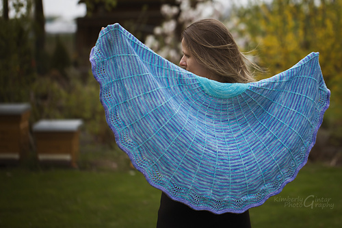 Ravelry: Scallop Shell Shawl pattern by Kimberly Gintar