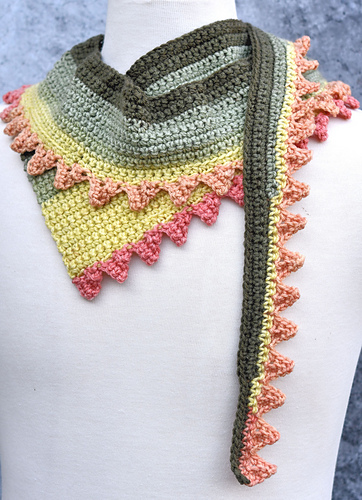 Ravelry: Dragon Tail Skinny Scarf pattern by Kim Guzman