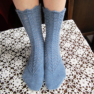 Ravelry: kimmyz's Fishtail Lace Socks (Version 2)