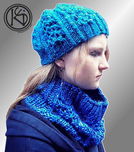 Ravelry: Flight of the Osprey Cowl pattern by Kelly Forster