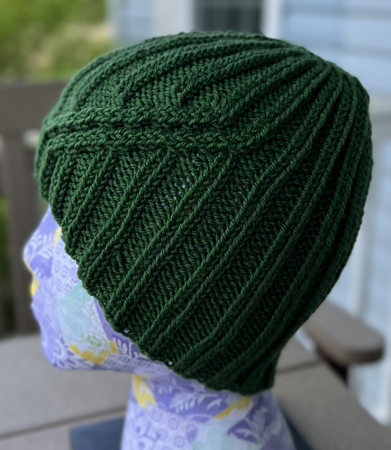 Ravelry: Center Point Beanie pattern by Benjamin Matthews