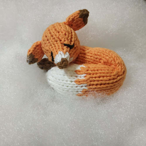 Ravelry: Cozy Little Fox pattern by Sydney Leck