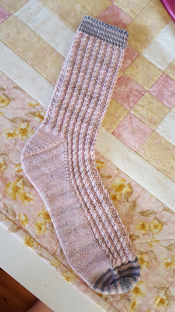 Ravelry: Easy Toe Up Socks pattern by Kitch Kreative