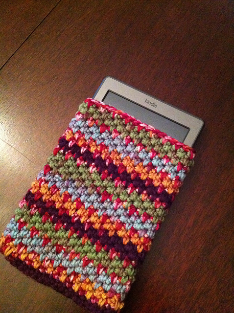 Ravelry: Pebbly iPhone Cozy pattern by Kelly McClendon