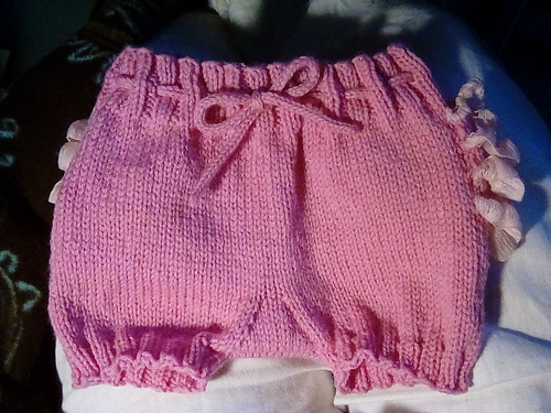 Ravelry: Baby Abby's Ruffled Bloomers pattern by Lion Brand Yarn