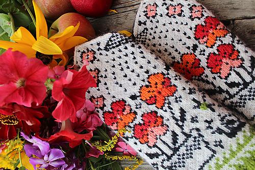 Ravelry: Summer Garden Mitts & Mittens pattern by Elena Maltseva