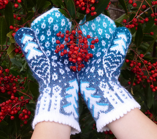 Ravelry: Christmas Eve Mittens pattern by Elena Maltseva