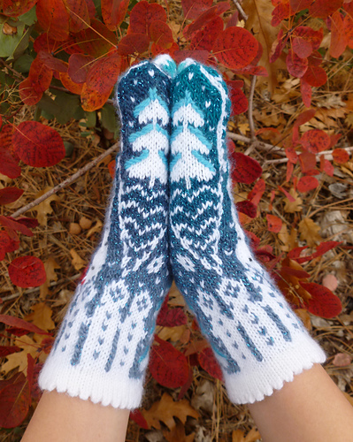 Ravelry: Christmas Eve Mittens pattern by Elena Maltseva