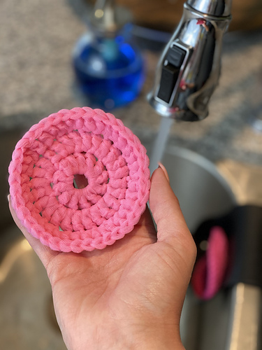 Ravelry: Tulle Kitchen Scrubby pattern by Knitty Natty