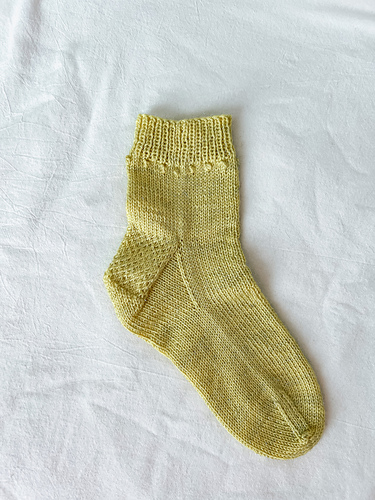 Ravelry: Vanilla Bobble Socks pattern by Kalley Reedy