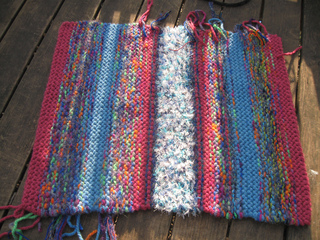 Ravelry: Quick & cushy animal bed/mat pattern by Kelly Barnum