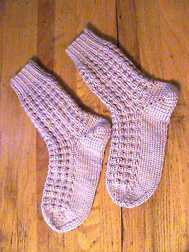 Ravelry: Broken Rib Socks pattern by Kathleen Taylor