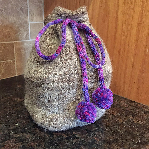 Ravelry: Vanilla Project Bag pattern by Anna Dalvi
