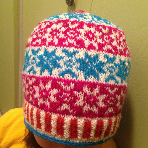 Ravelry: Black star beanie pattern by Sandra Jäger